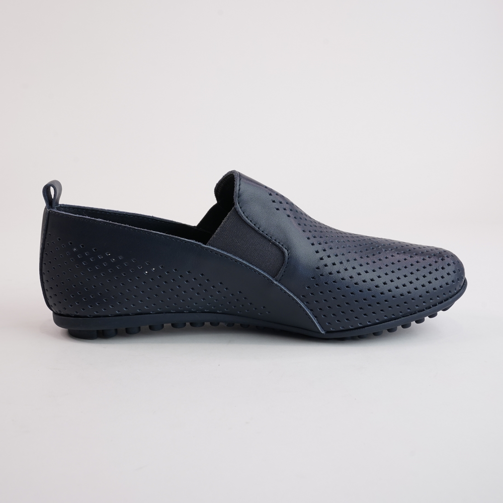 Bescara Navy Leather Flats by Django & Juliette – Shouz